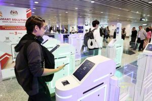 How To Clear Singapore-Malaysia Immigration With QR Code